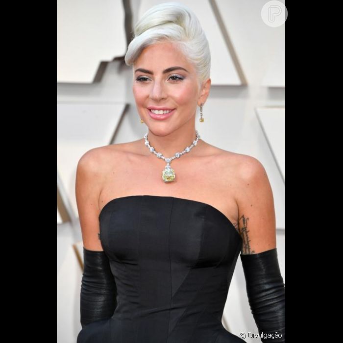 Lady Gaga usou o icônico Diamante Tiffany de 128 quilates e 82 facetas ...