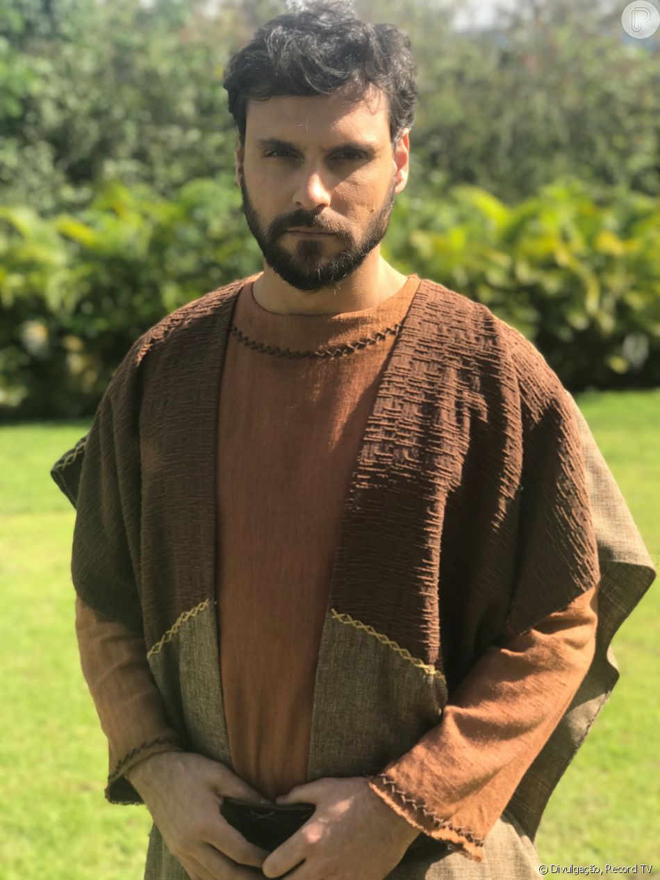 Felipe Cunha estreou na TV na novela 'Vitória' (2014) e esteve ainda no ...