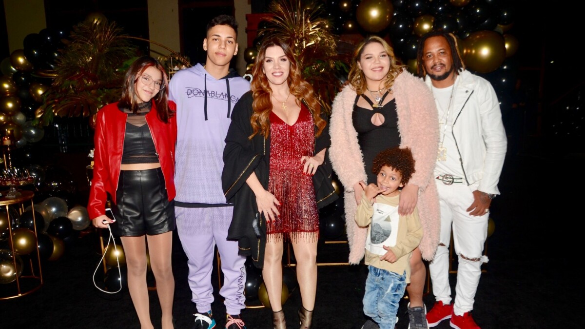 Foto: Filho de Simony, Ryan reuniu a mãe, o pai, Afro-X, e os irmãos ...