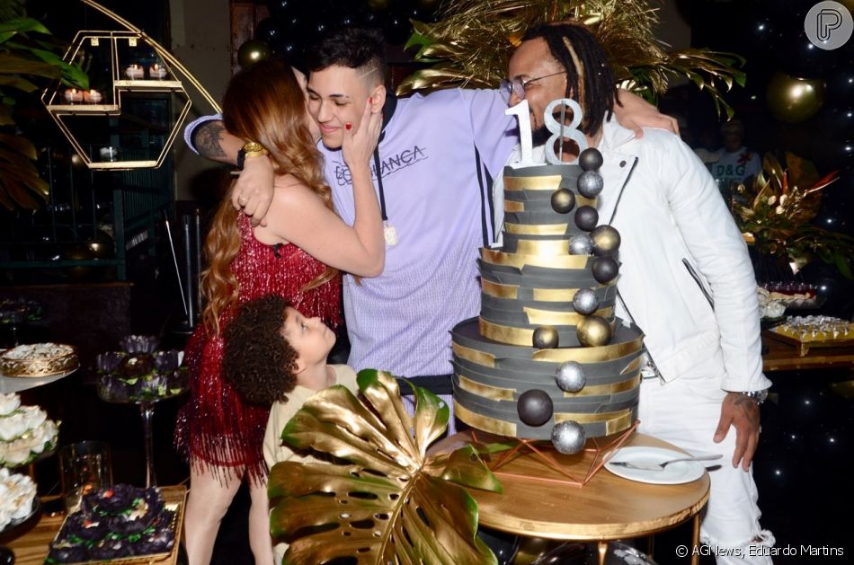 Filho de Simony, Ryan comemorou 18 anos com os pais e irmãos, nesta ...