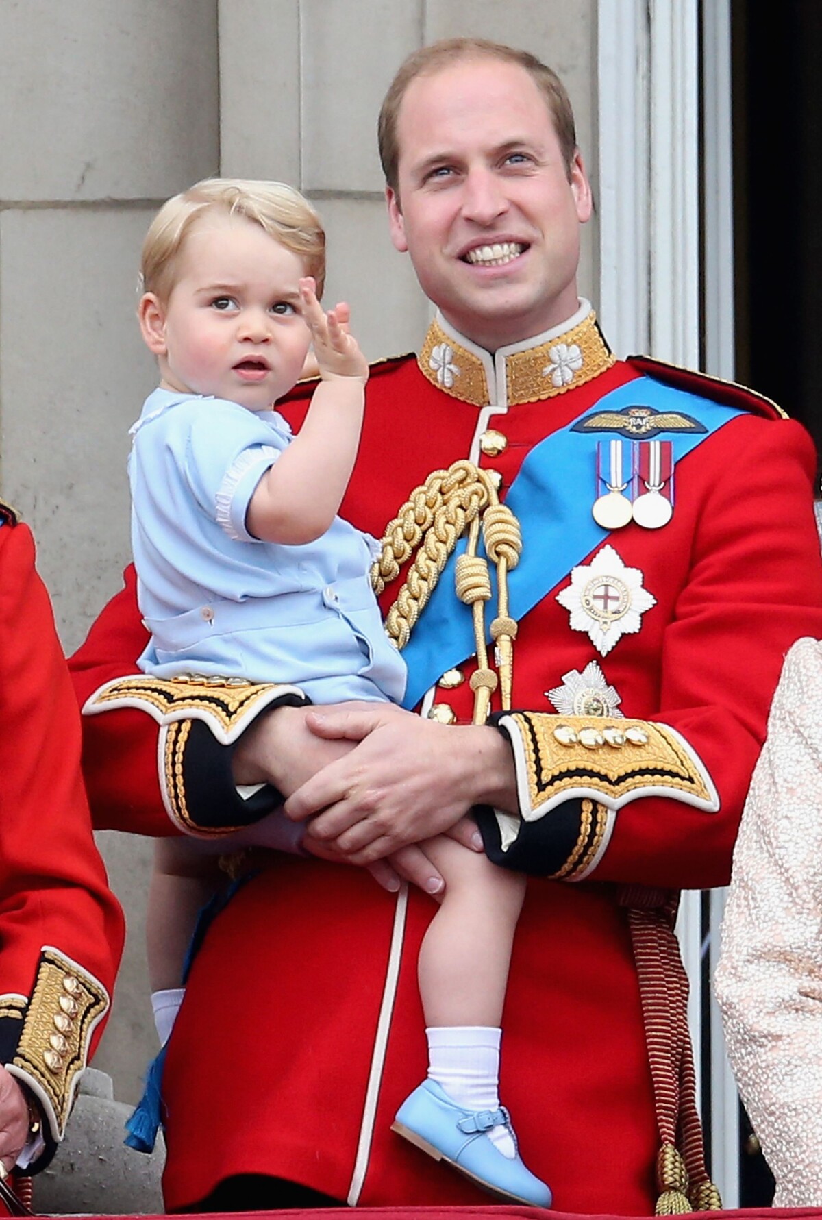 Foto: Príncipe George acenou para aviões no Troomping the Color em 2015 ...