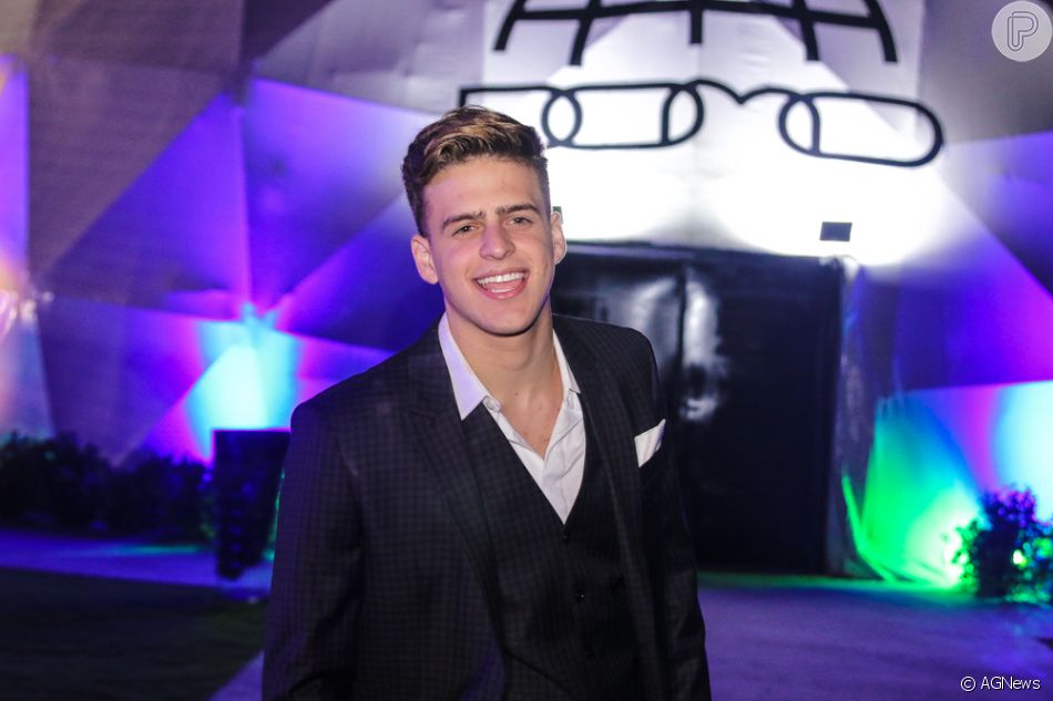 Youtuber Jon Vlogs comemorou aniversário com uma superfesta em espaço ...