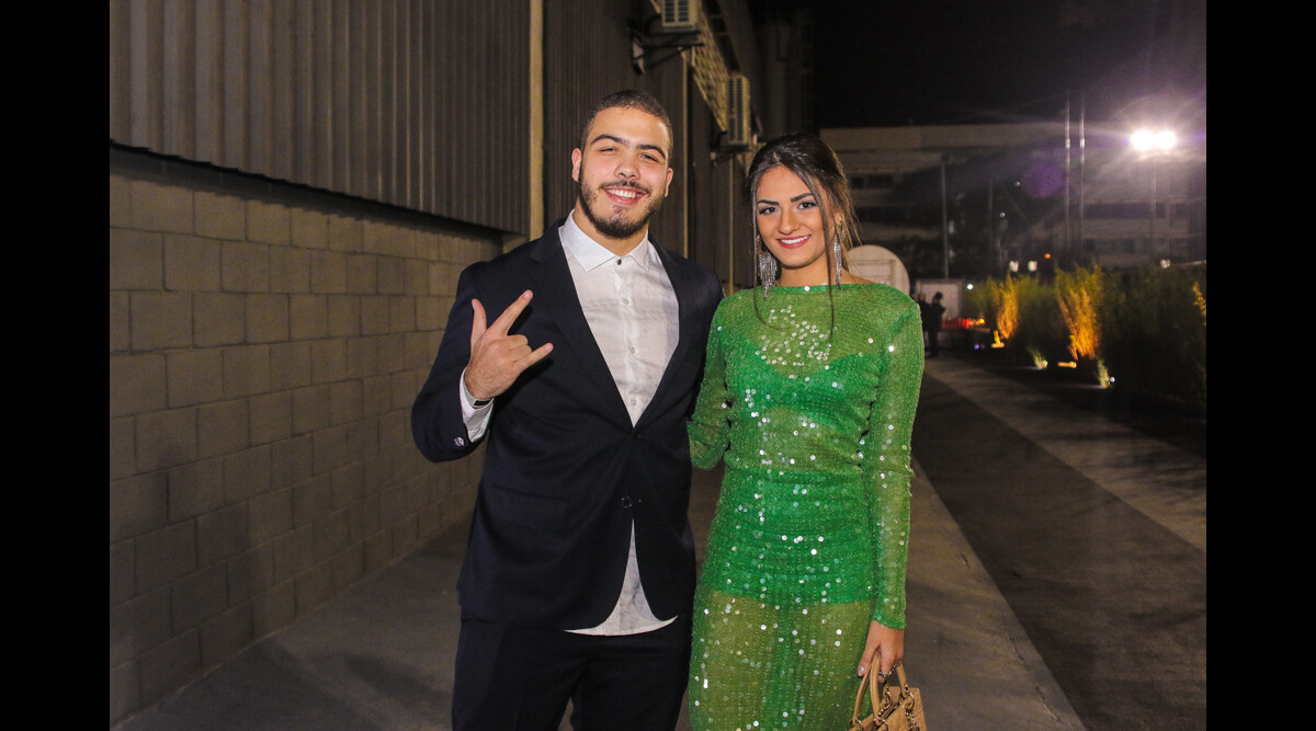 Foto: Namorada de Ronald, Luiza Basile rouba a cena com look repleto de ...