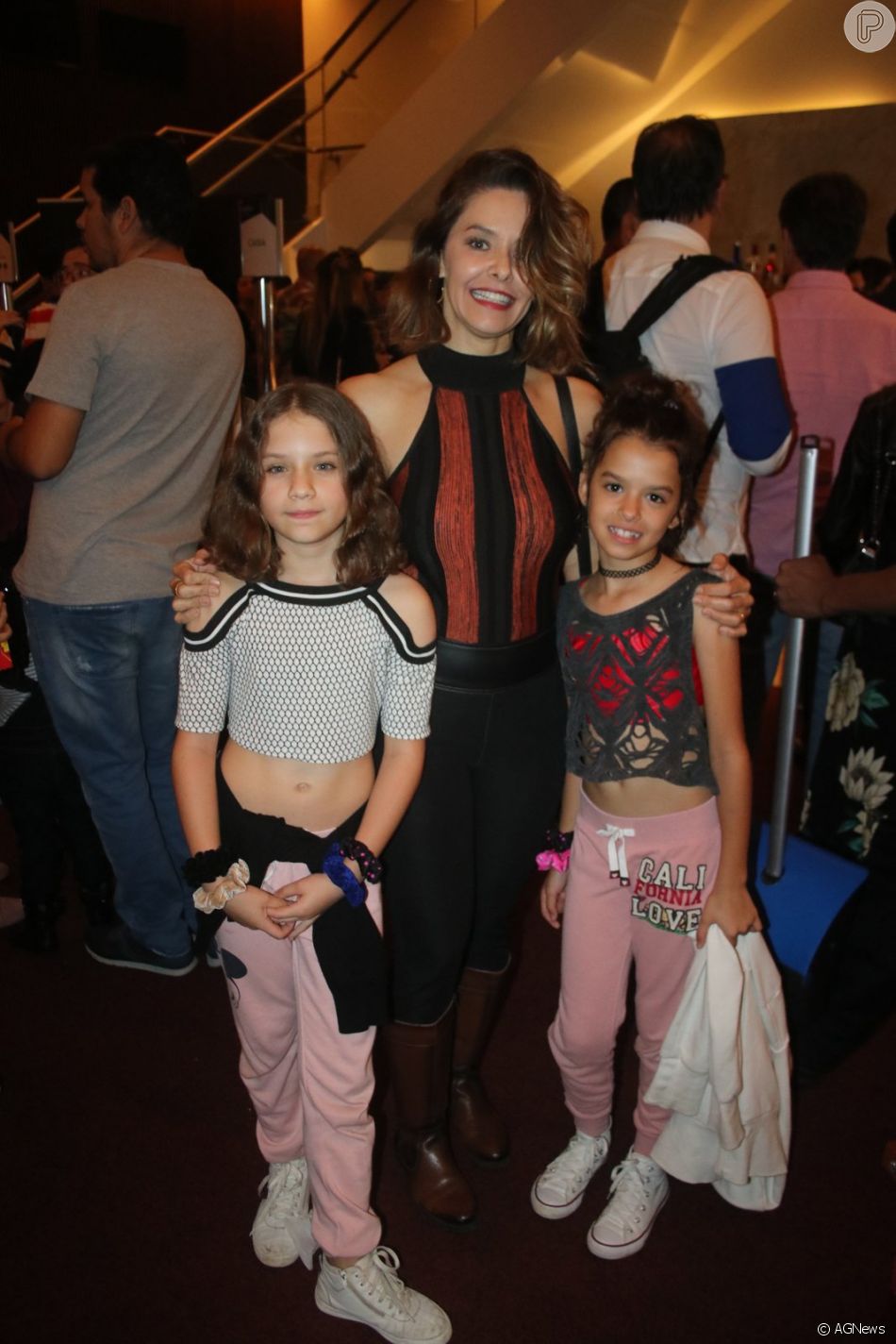 Bianca Rinaldi e as filhas gêmeas curtiram o espetáculo 'Turma da ...