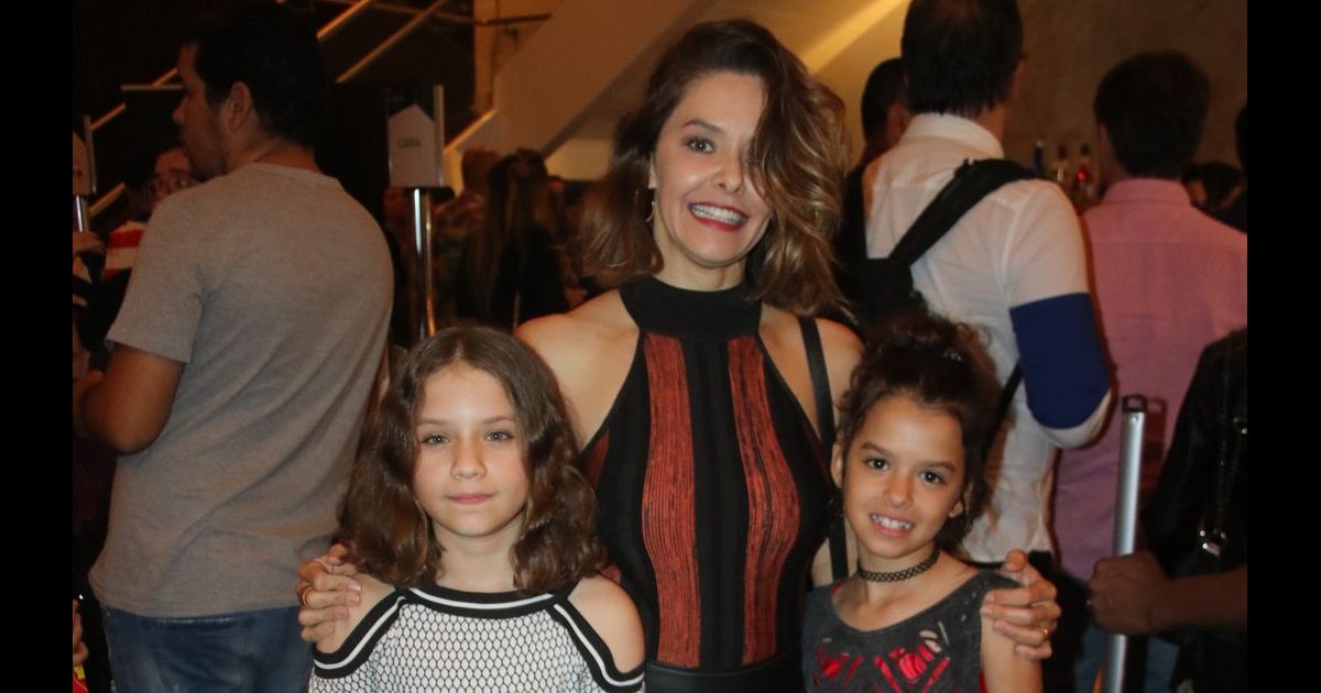 Bianca Rinaldi e as filhas gêmeas curtiram o espetáculo 'Turma da ...