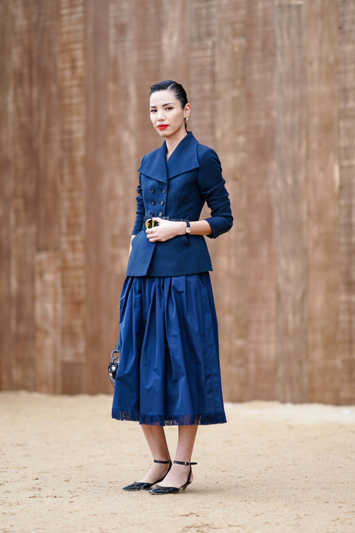 Foto: Moda azul 2020: look monocromático no tom Classic Blue, eleito ...