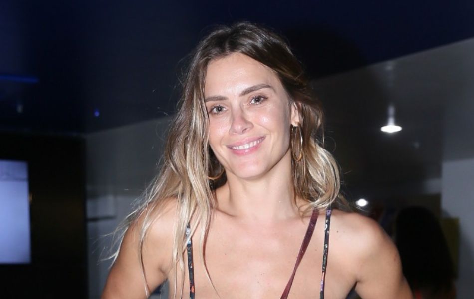 Foto de Carolina Dieckmann com montagem da atriz adolescente surpreende ...