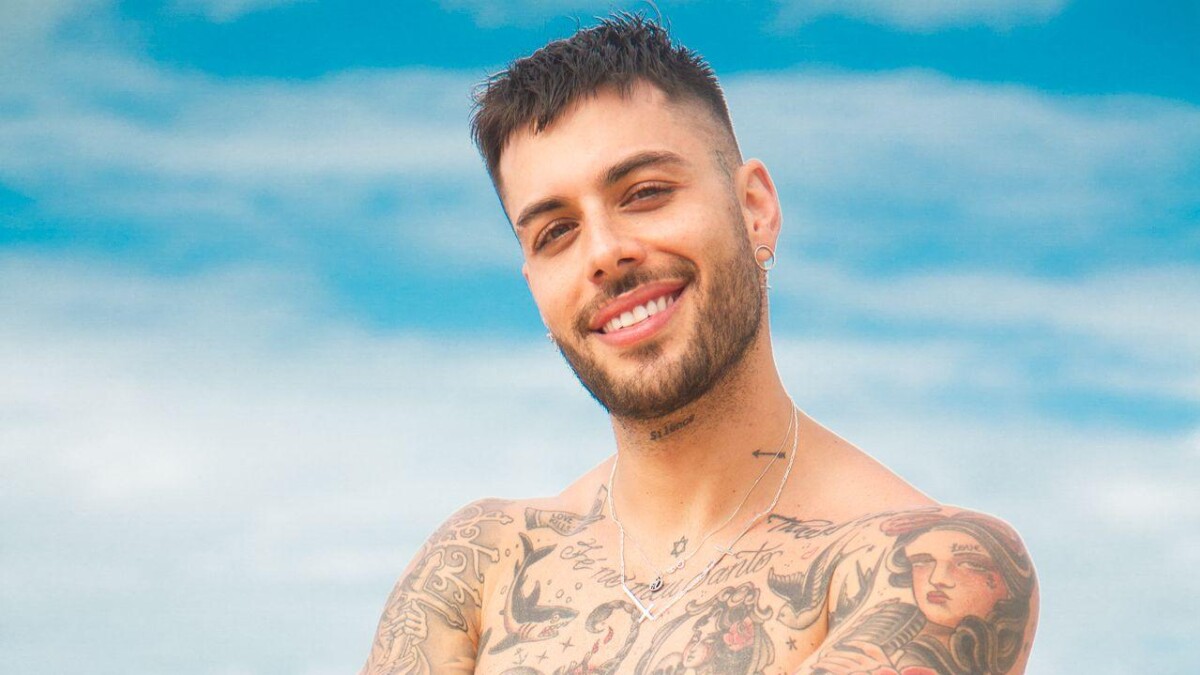 Foto: Gui Araújo troca mensagens com Anitta e agita web! - Purepeople