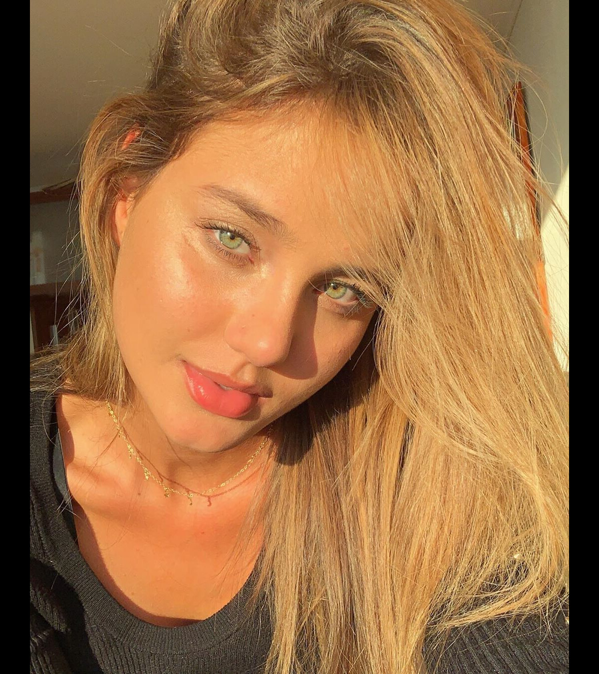 Foto: Momentos antes de começar a live, Biah Rodrigues deu banho no ...