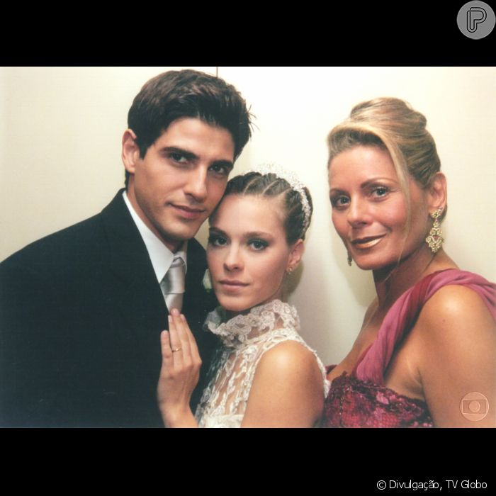 Carolina Dieckmann está de volta à TV Globo como Camila em 'Laços de ...