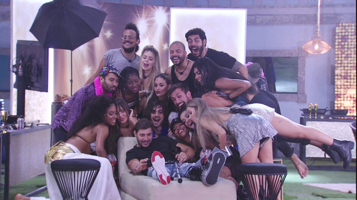 Foto: Saiba tudo o que rolou na festá da Líder Sarah no 'BBB 21 ...