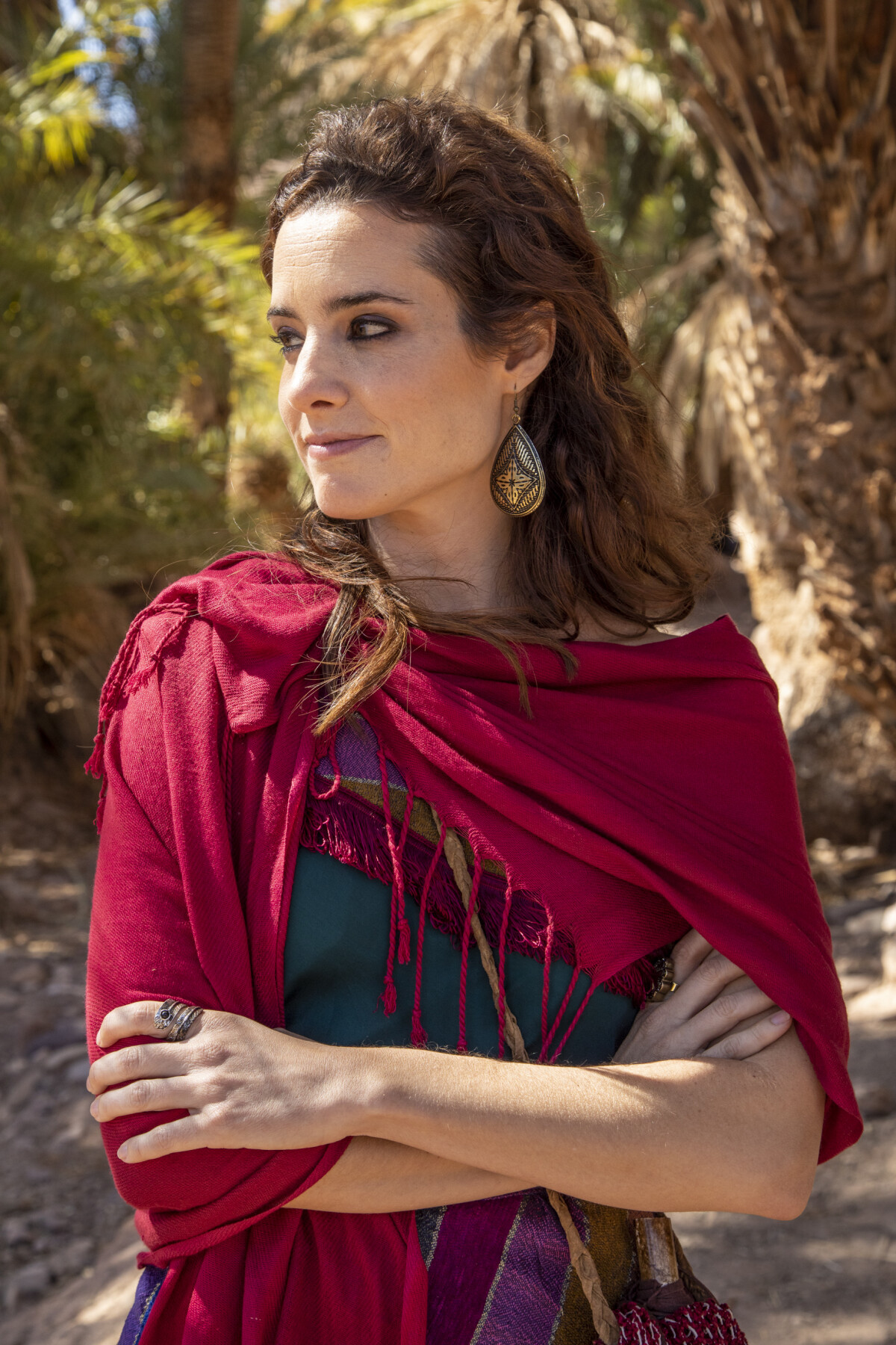 Foto: Novela 'Gênesis': Ayla (Elisa Pinheiro) surge bêbada no casamento ...