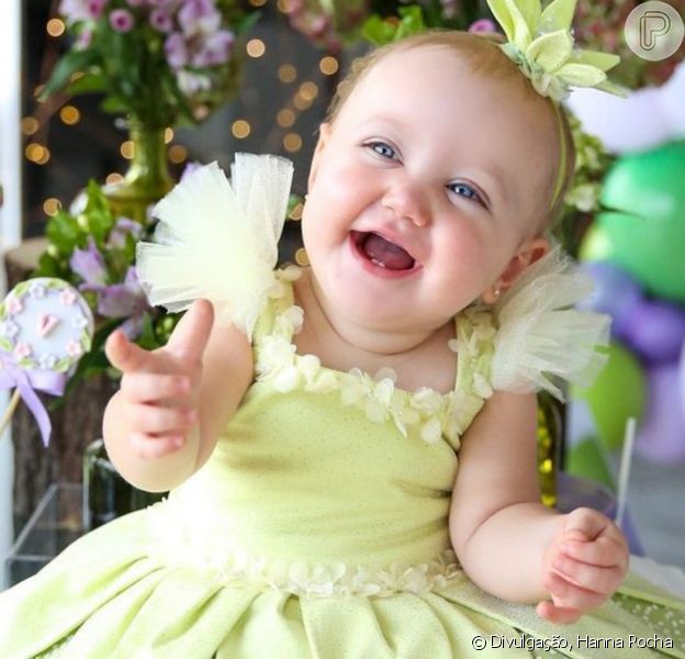 Filha caçula de Roberto Justus usa fantasia de fada aos 11 meses: 'Faz ...