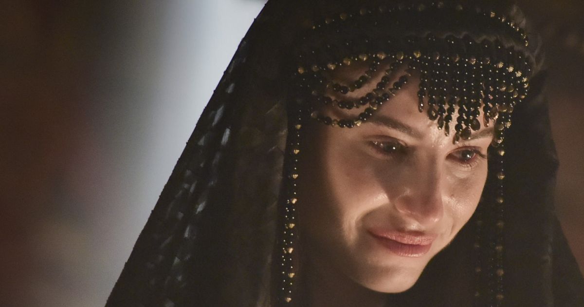 Novela 'Gênesis': Rebeca (Bárbara França) e Uriala (Marcela Barrozo ...