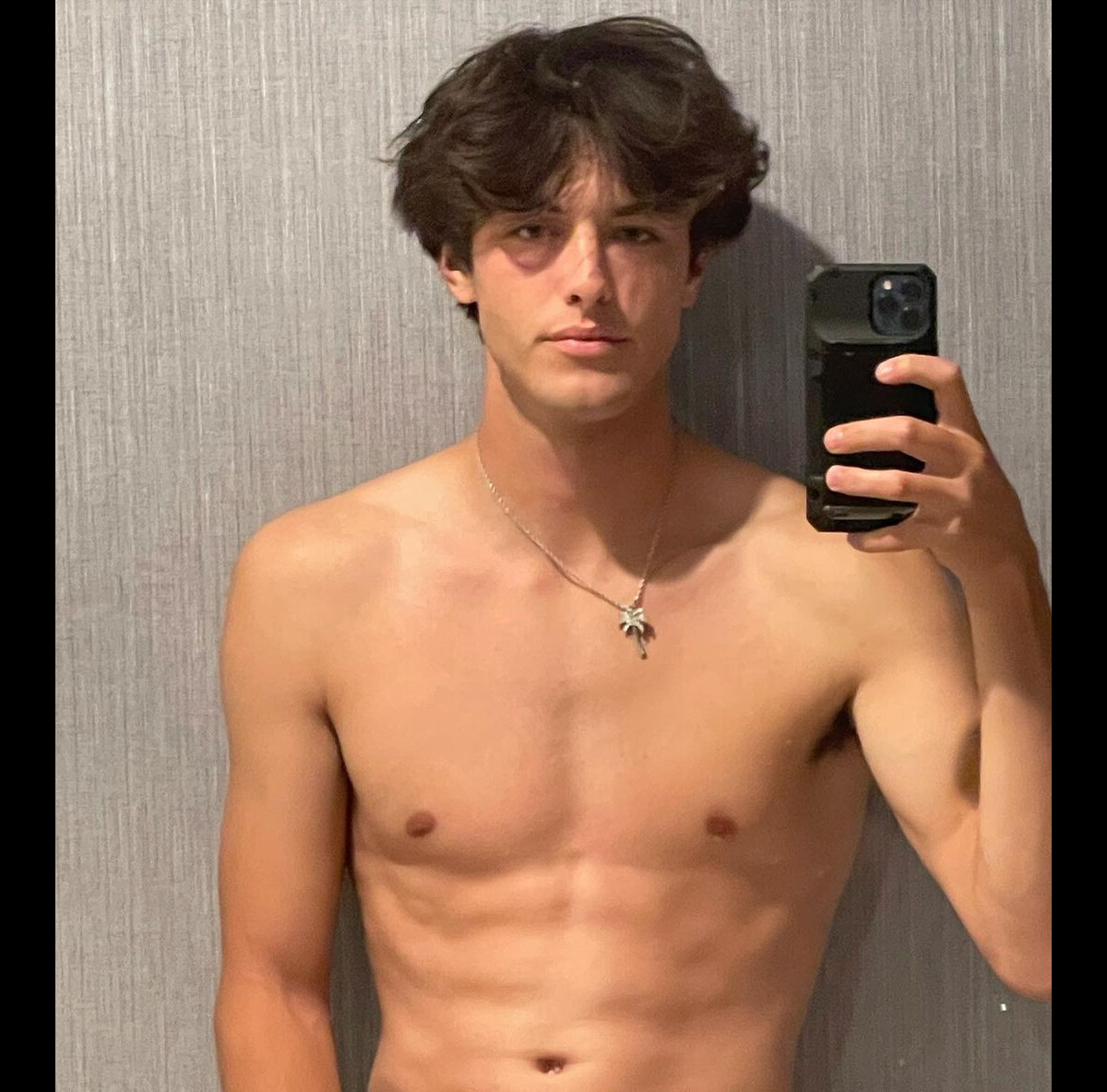 Foto: Griffin Johnson compartilha sua rotina de exercícios na web ...