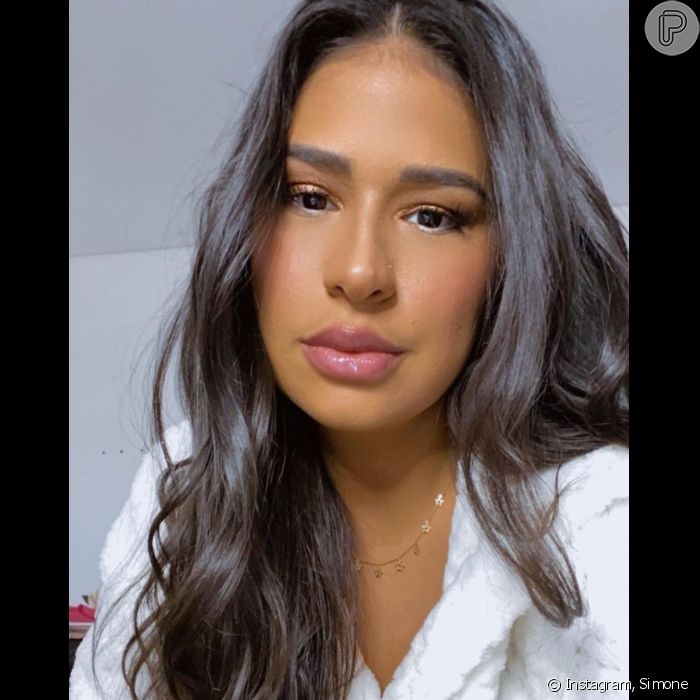 Simone Havia Mostrado Seios Em Vídeo Na Academia Exibindo Espontânea O Suor Após Ter Feito