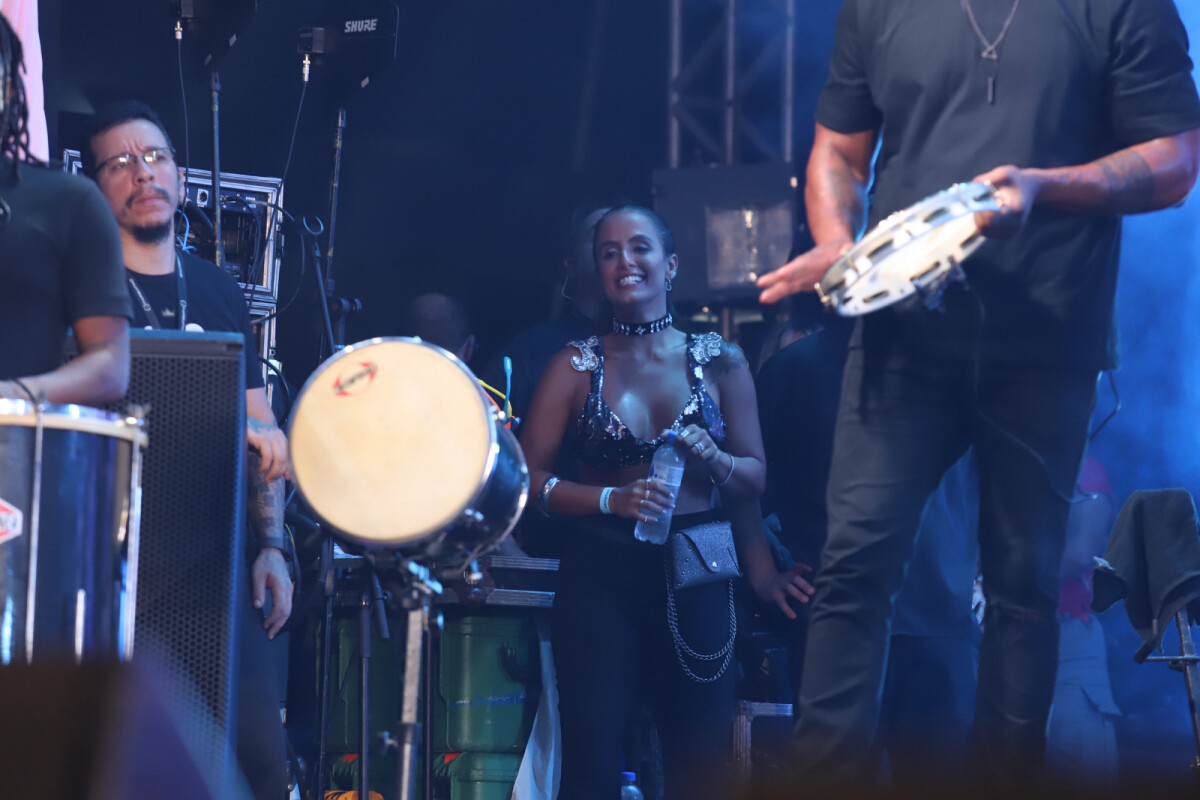 Foto: Carol Peixinho curtiu o show do namorado, Thiaguinho, no Carna ...