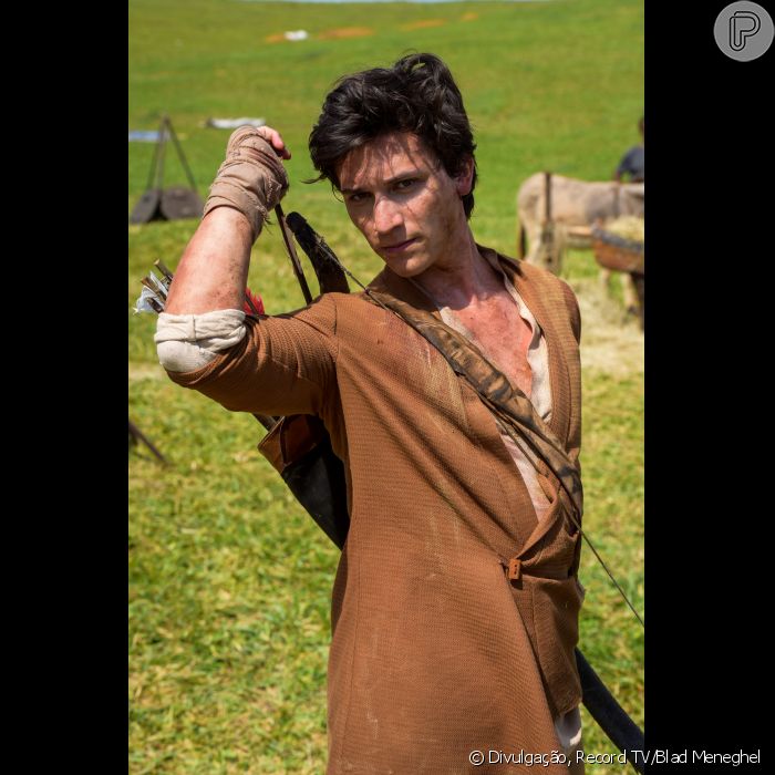 Ner (Felipe Coutinho) bem como o irmão, Quis (Enzo Ciolini), é um ...