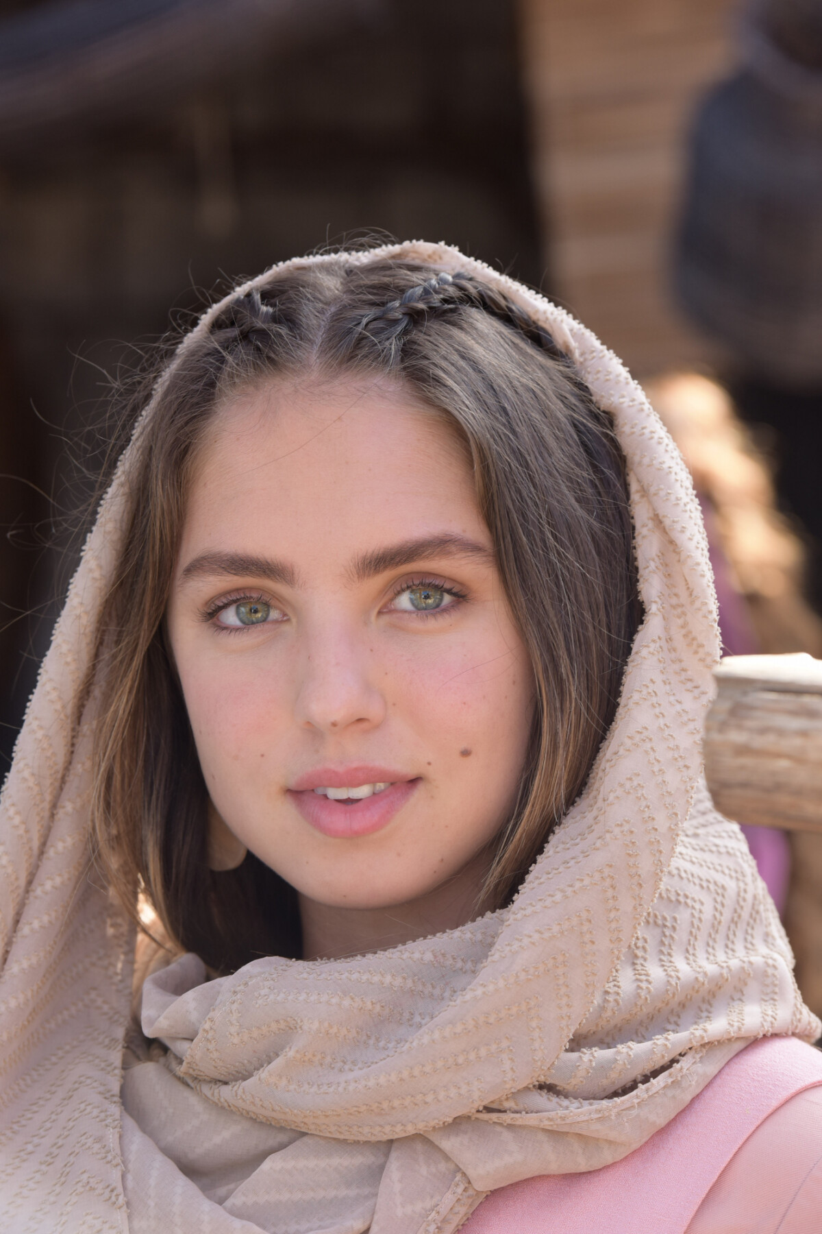 Foto: Na 5ª temporada da novela 'Reis', Betânia (adulta) é vivida por ...