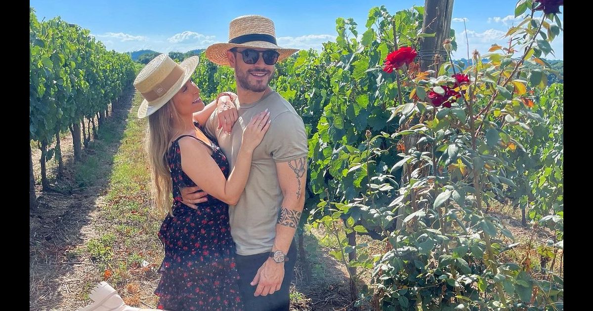 Felipe Becari e Carla Diaz estão juntos desde o fim do ano passado ...