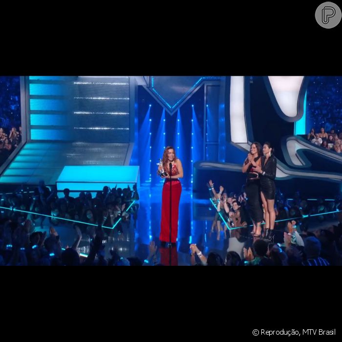 Anitta foi ovacionada pela plateia do VMAs - Purepeople
