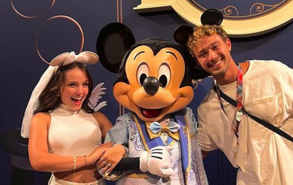 Larissa Manoela e André Luiz Frambach na Disney: noiva, atriz zoa por ...