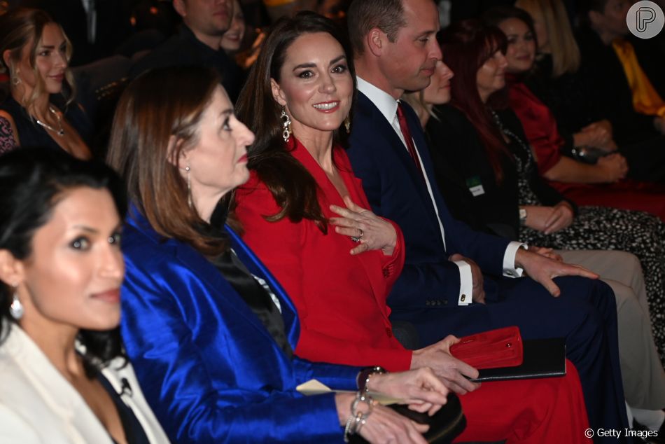 Kate Middleton surge com look vermelho exuberante e vai te inspirar a ...