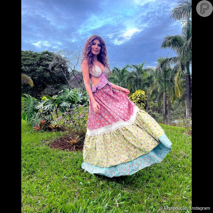 Paula Fernandes: o formato do rosto chamou a atenção e muitos fãs ...