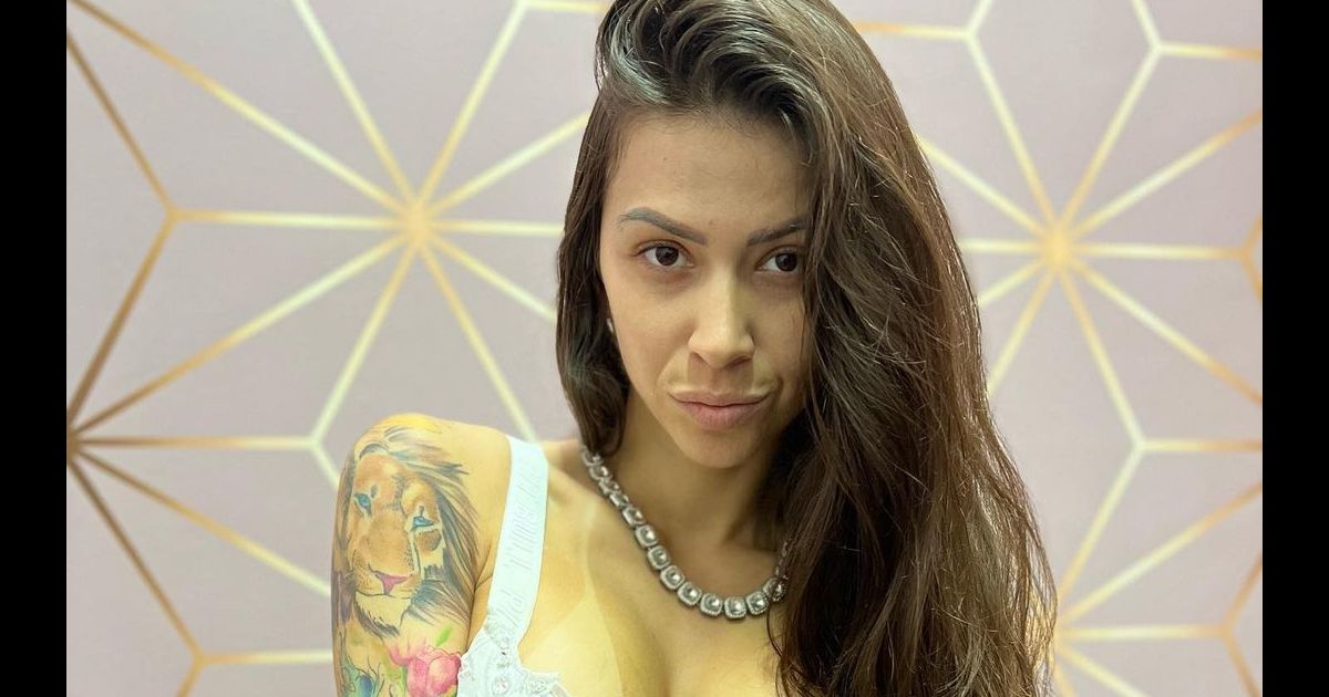 MC Pipokinha possui diversos vídeos dos shows polêmicos - Purepeople