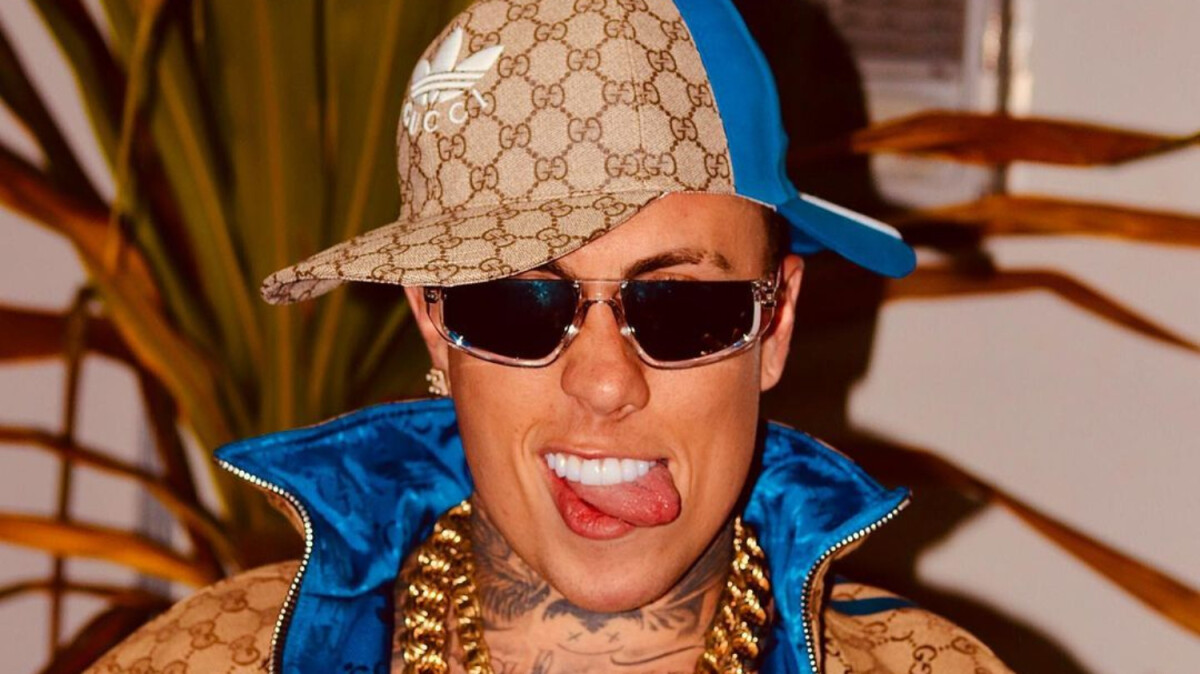 Foto: MC Daniel mostrou anel com seu rosto gravado - Purepeople