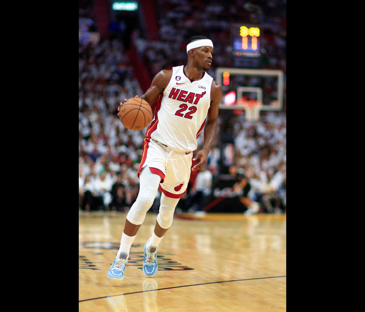 Foto: Jimmy Butler tem simplesmente 2,01 m de altura. - Purepeople
