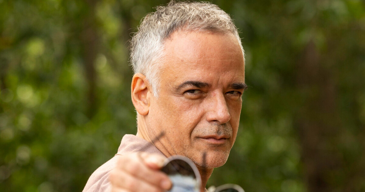 Andrade parte para cima da mulher, Lucinda, mas algo inesperado ocorre ...