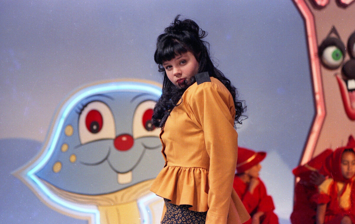 Foto: Simony em seu programa infantil no SBT, o 'Show da Simony ...