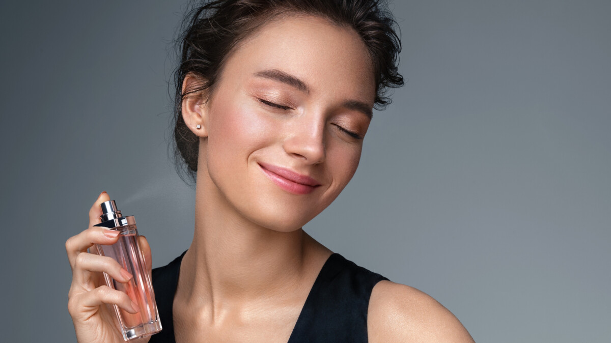 Foto: Como aplicar perfume da maneira correta? Confira dicas infalíveis ...