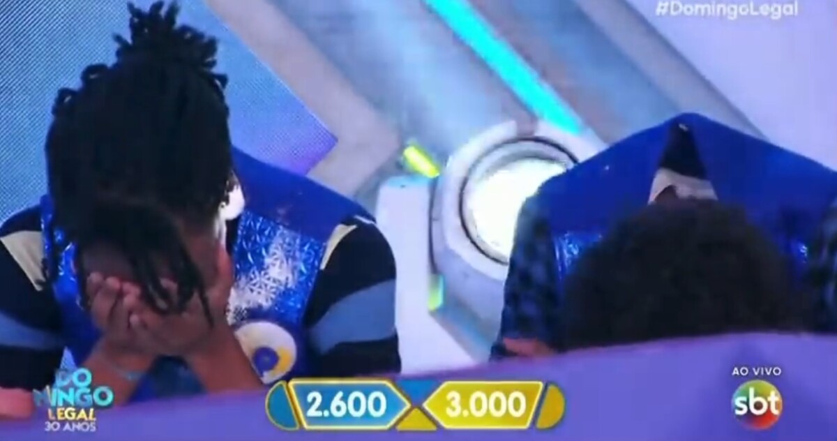 Foto: Choro de atores da novela 'A Infância de Romeu e Julieta' após ...