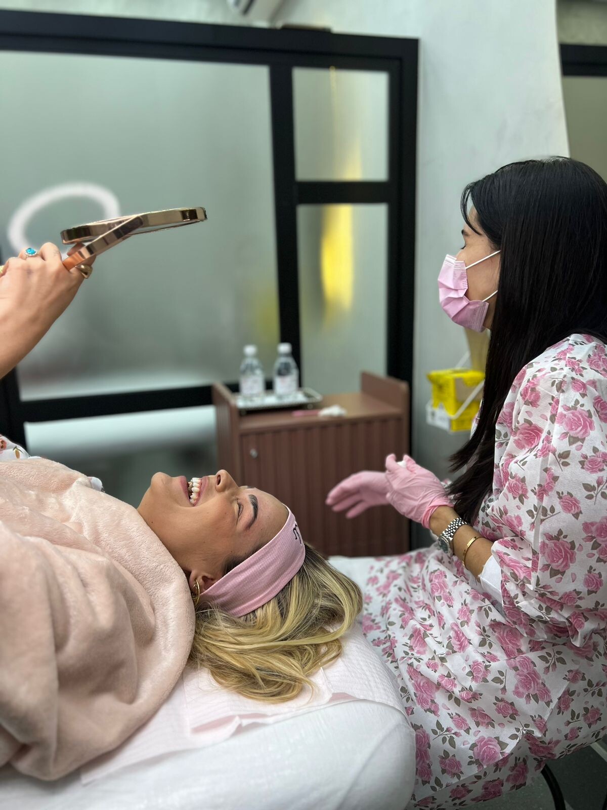 Foto: Yasmin Brunet dar up no visual ao aderir famosa técnica que deixa ...