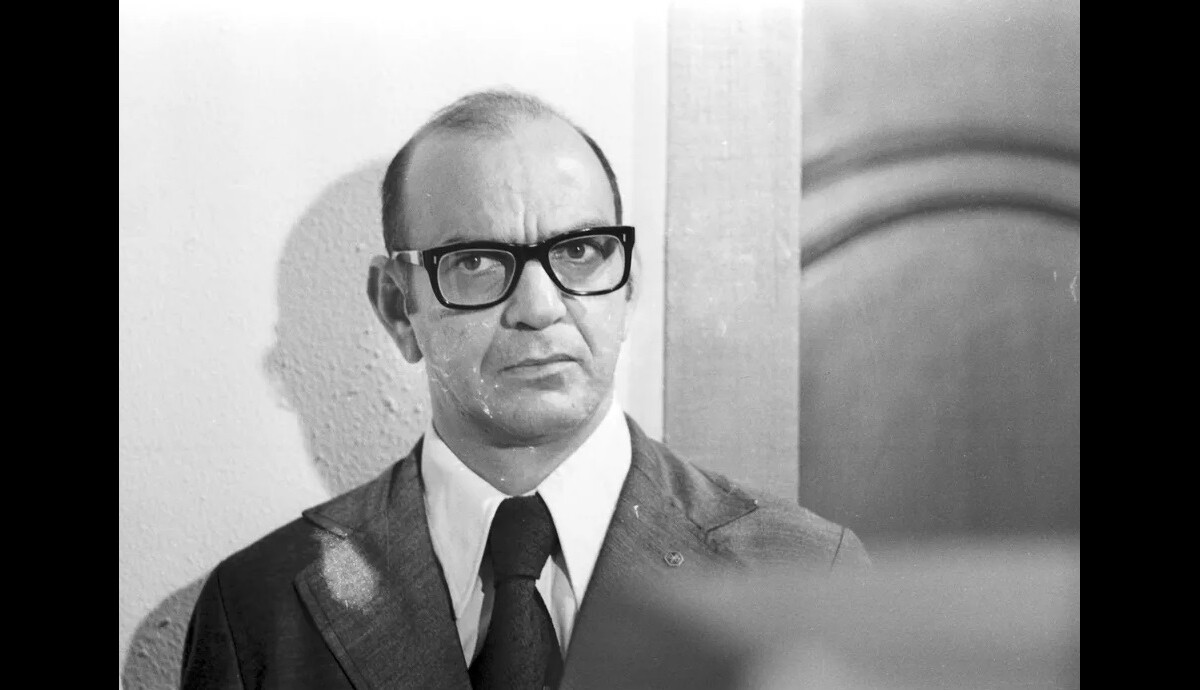Foto: Lima Duarte em foto da novela 'Pecado Capital' de 1975 como o ...