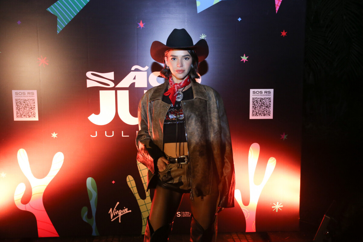 Foto: Bruna Marquezine arrasou no look de cowgirl para show de Juliette ...