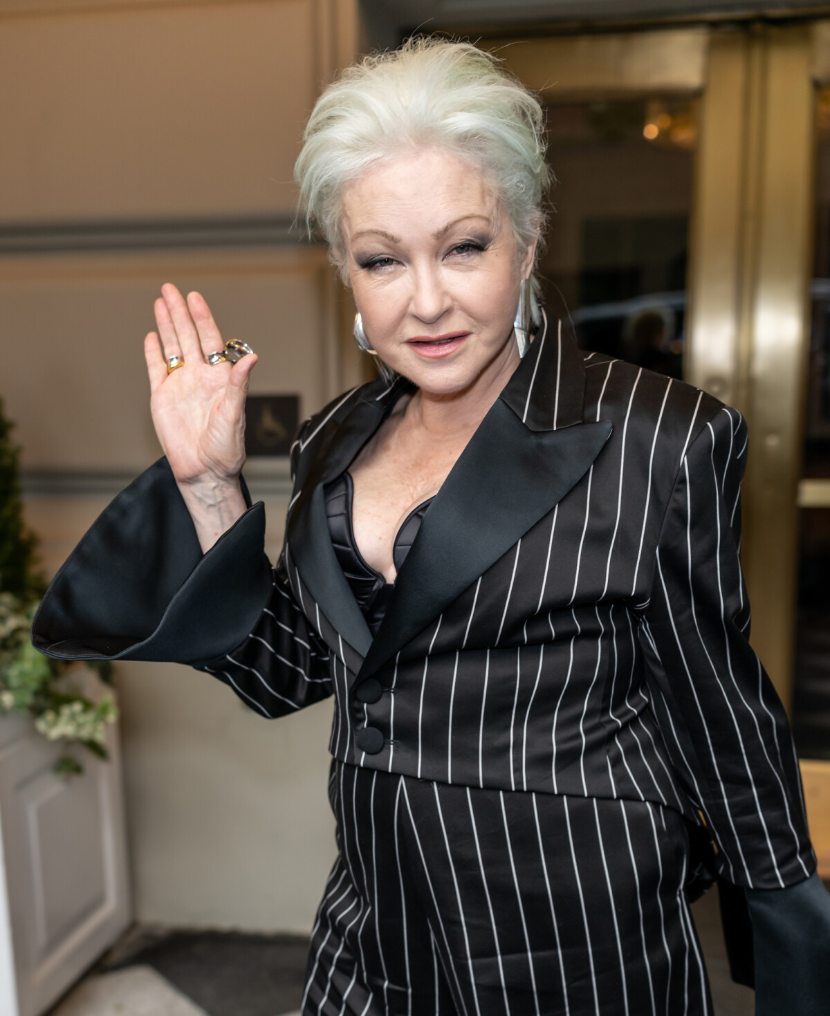 Foto: Desde então, Cyndi Lauper mudou sua rotina e passou a fazer ...