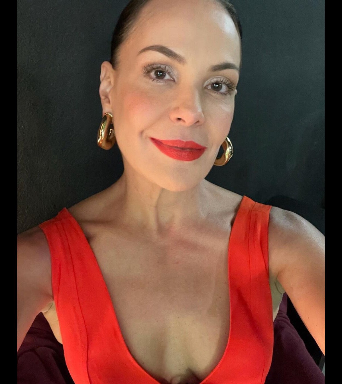 Foto: Aos 56 anos, Carolina Ferraz atribui a beleza e, principalmente, o bem-estar aos pequenos ...