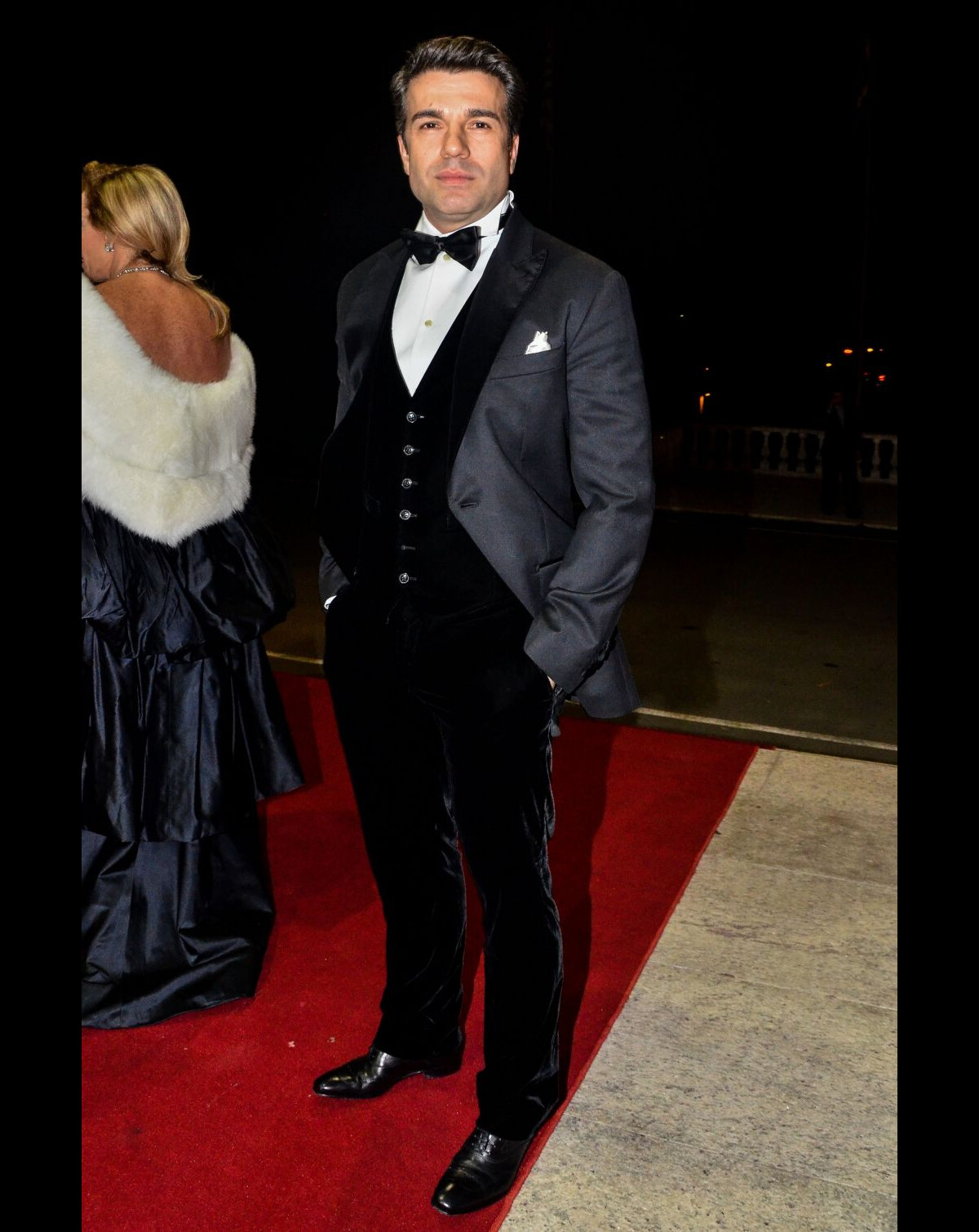 Foto: O ator Jarbas Homem de Mello posou de smoking preto no tapete ...