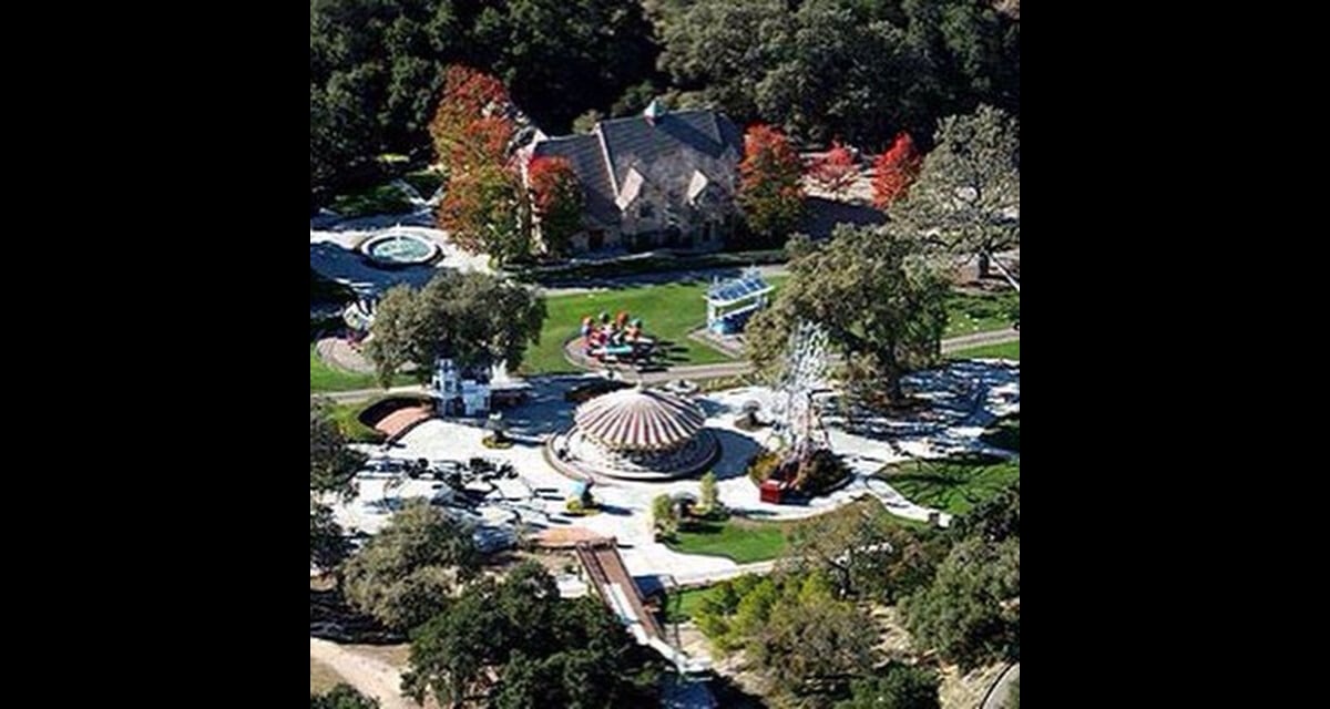 Foto: O rancho de Neverland tem 1.300 hectares e conta com um parque de ...