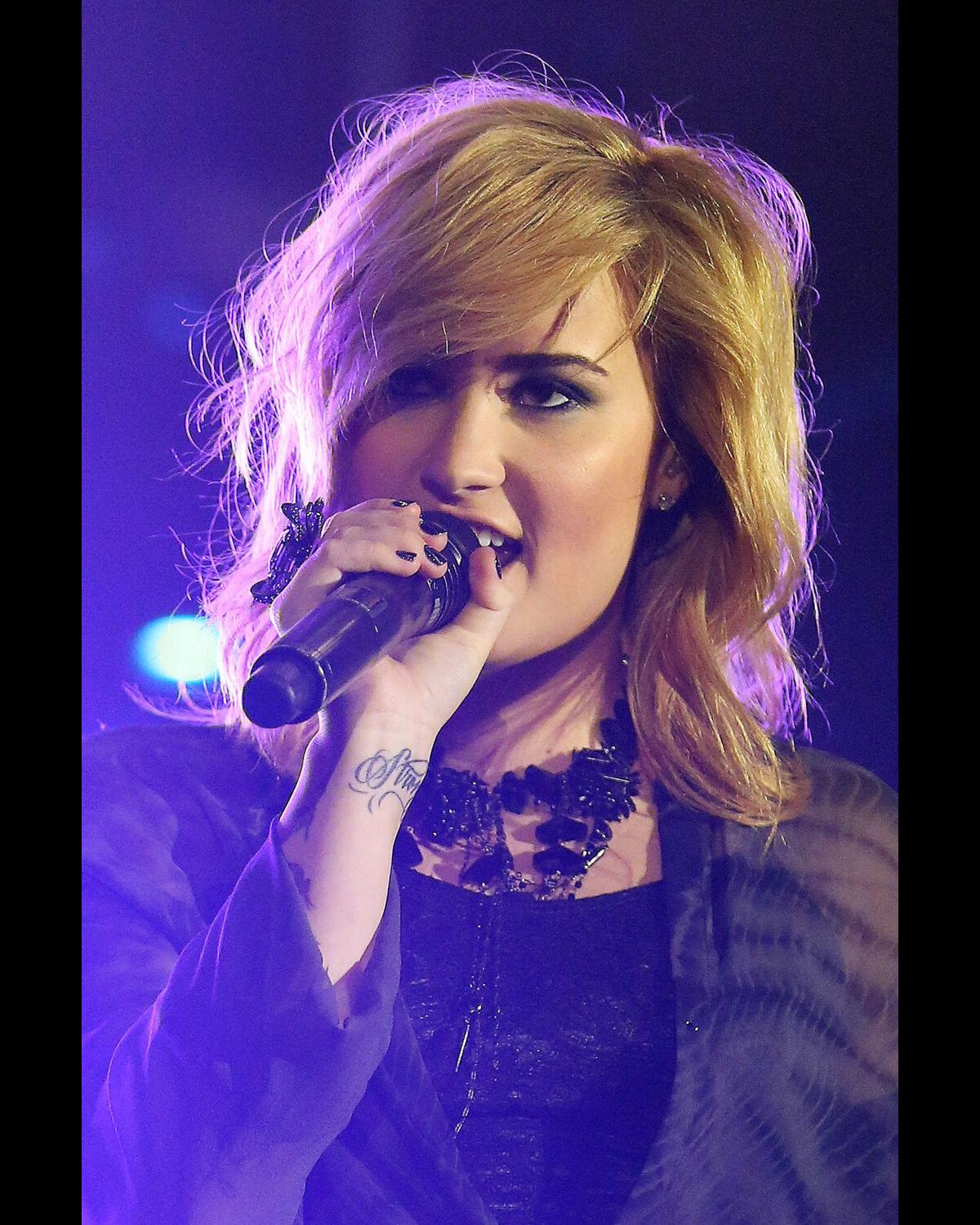 Foto: A carreira de Demi na TV começou aos 9 anos de idade, quando ...