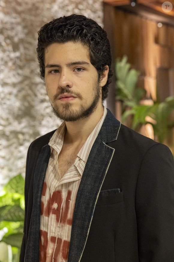 Foto: Tomás (Paulo Mendes) deveria contar para Berta (Eliane Giardini ...