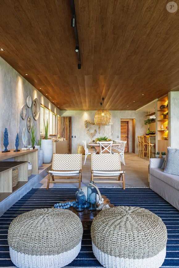 R$ 180 mil, de frente para o mar, com adega... e tapumes? A luxuosa ...