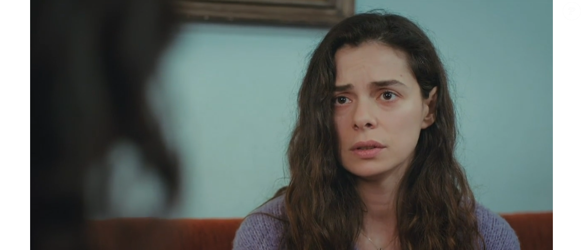 Foto: Bahar descobre pela mãe que Emre já sabe que é pai do filho de Ceyda, no capítulo de 7 de ...
