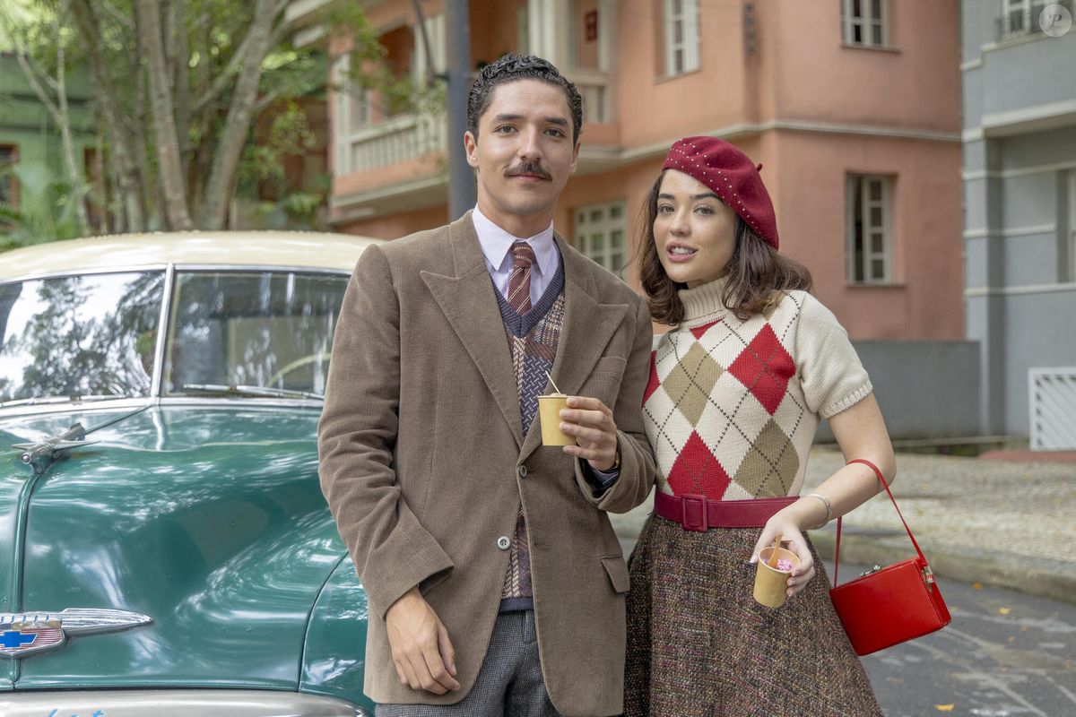 Foto: Ronaldo (Joao Vitor Silva) e Flora (Bella Piero) na novela Garota ...