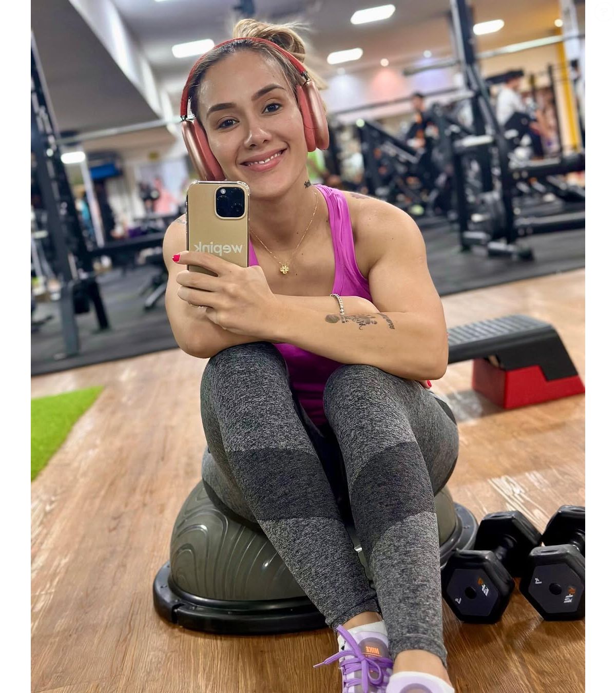 Foto: Samara Pink começou a frequentar a academia e pegar pesado nos ...