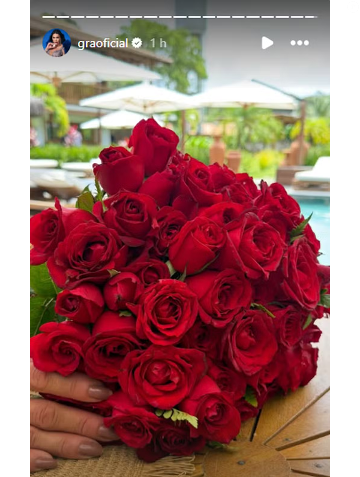 Foto: Gracyanne Barbosa ganhou um buquê de rosas vermelhas no Réveillon ...