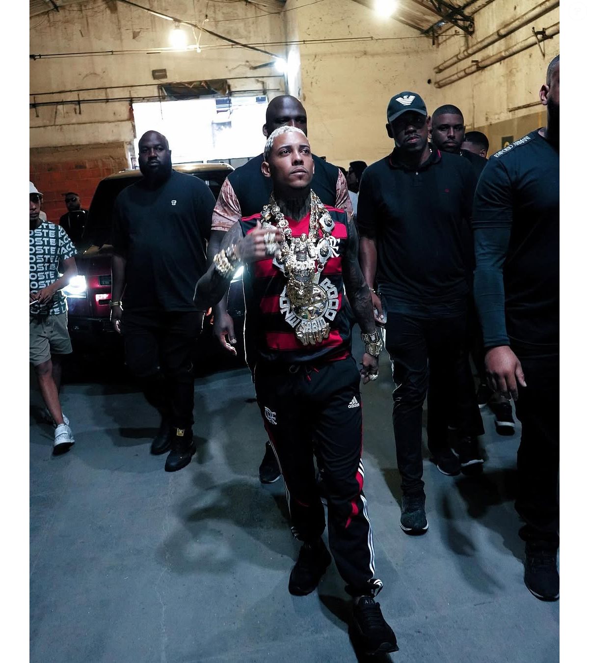 Foto: MC Poze do Rodo é investigado por apologia ao crime, envolvimento ...